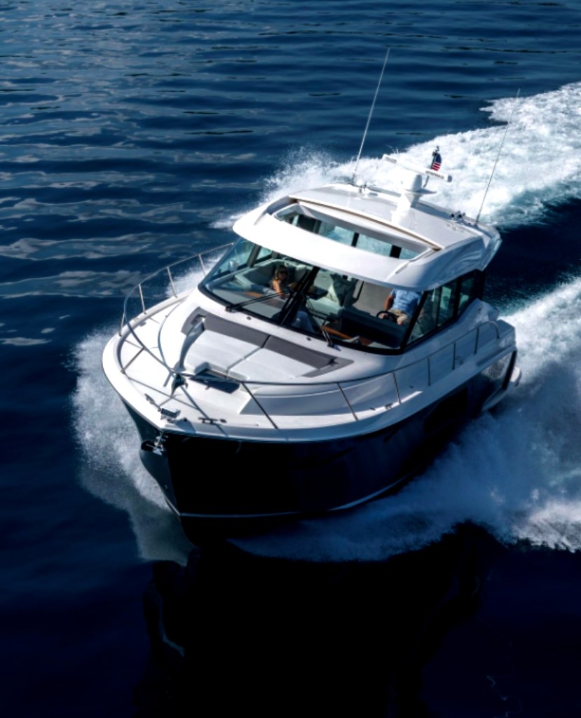 MA|~|ER – Courtier de bateau